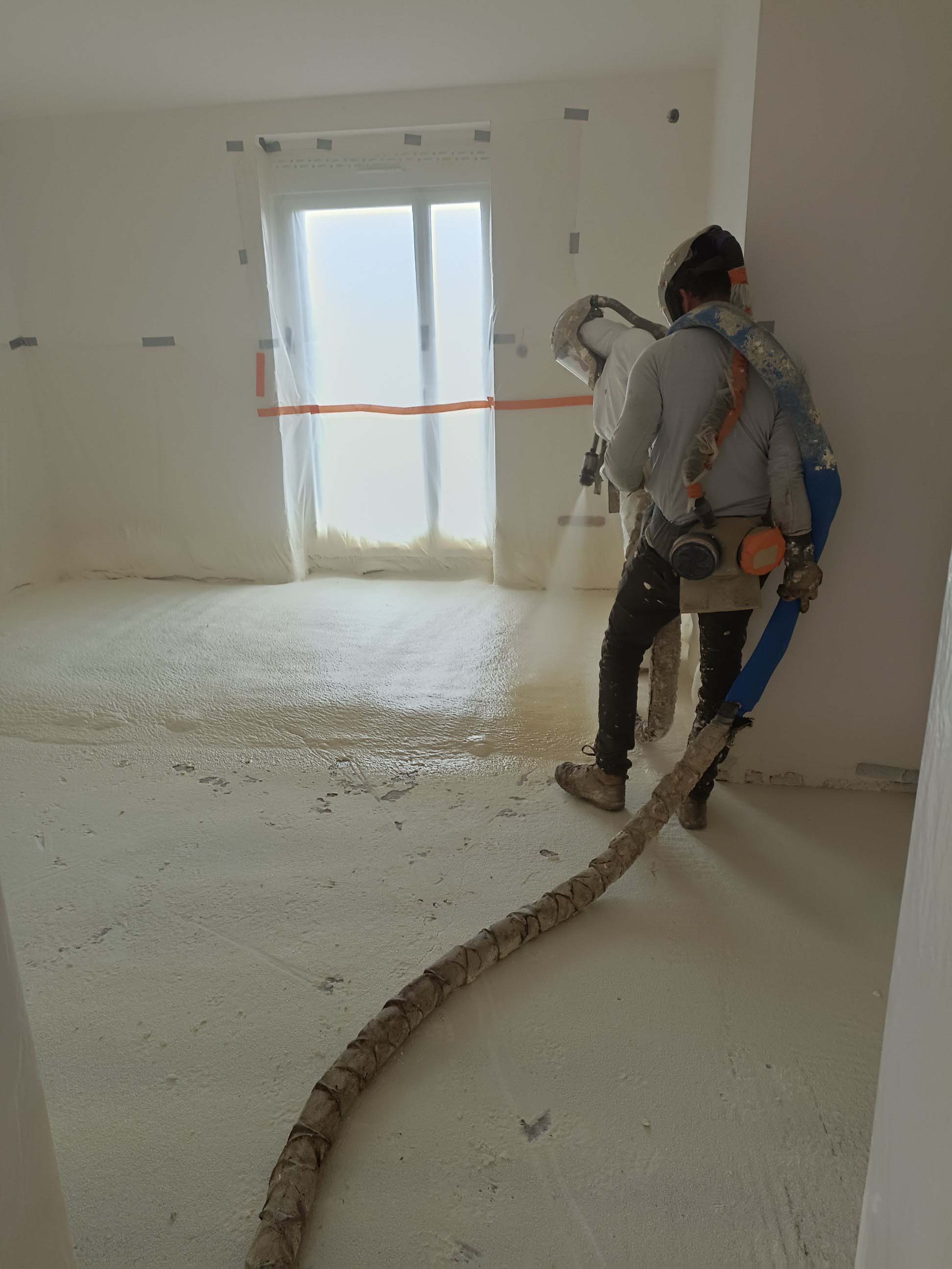 Isolation par mousse polyuréthane projetée dans le Finistère